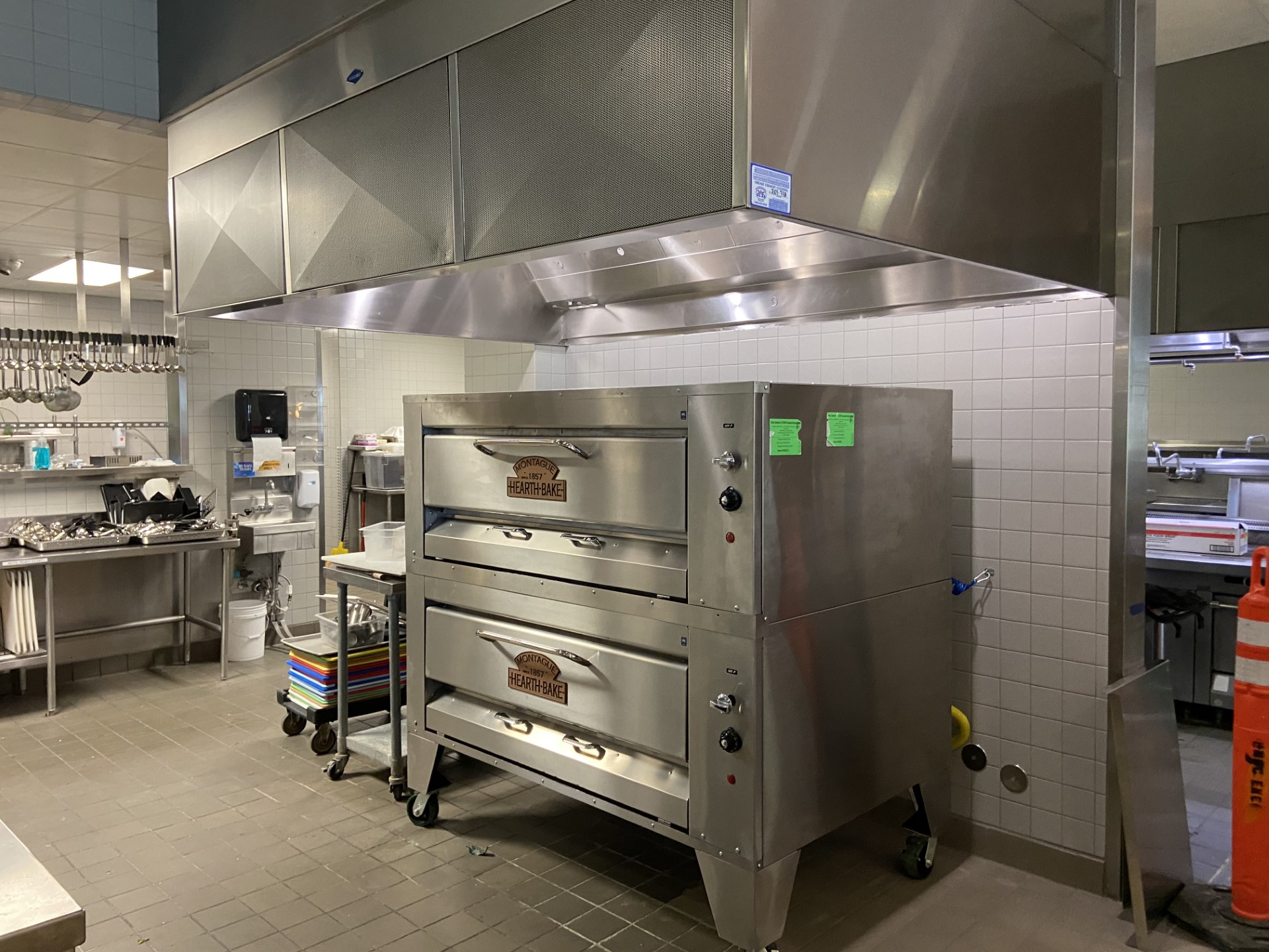 UCB CROSSROADS DINING COMMONS